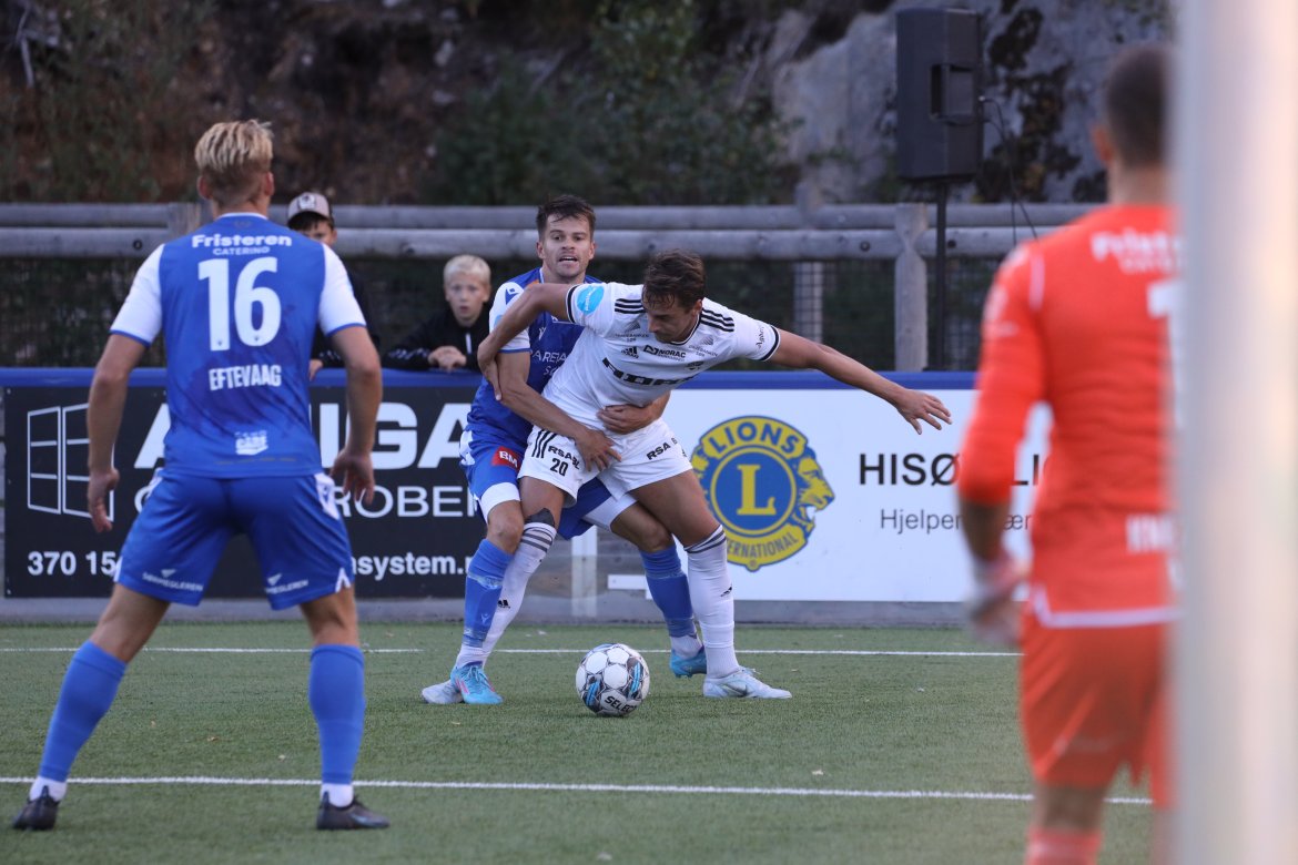 Se høydepunkter og bildeserie fra seieren mot Fløy! / Arendal Se høydepunkter og bildeserie fra seieren mot Fløy! / Arendal